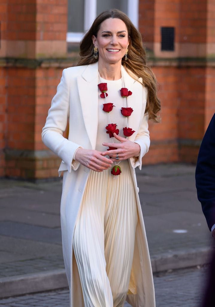 El profundo significado detrás del collar de rosas de Kate Middleton