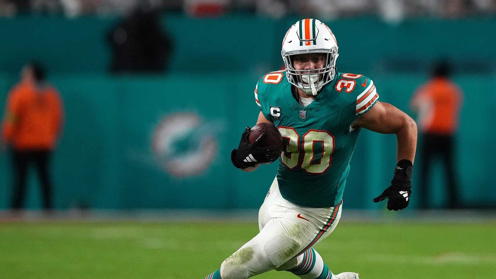 Chargers signing ex-Dolphins Pro Bowler to $7.5 million contract