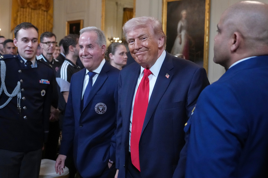 Trump HHS undoes Biden rule forcing foster homes to affirm transgender ...