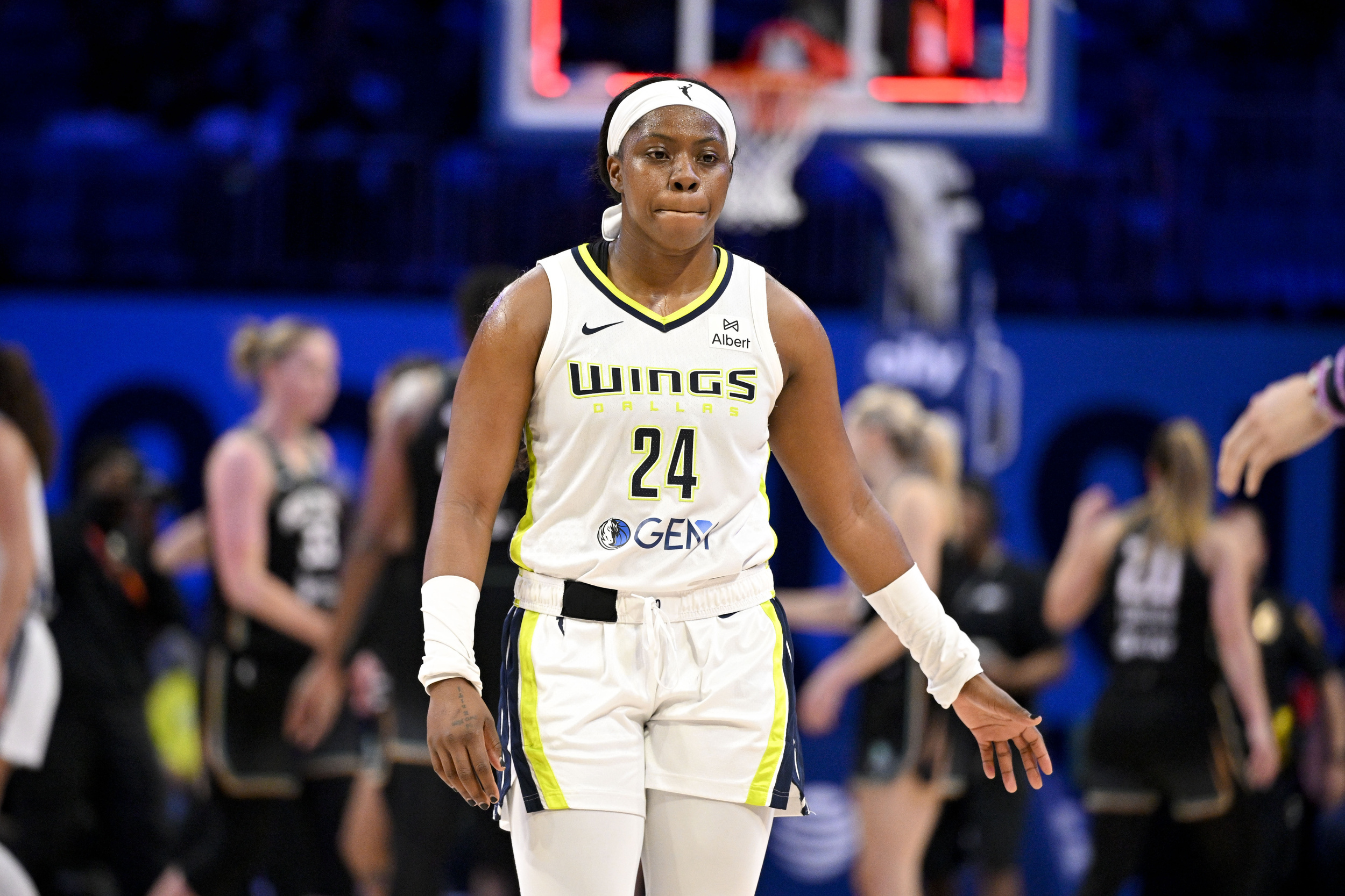 WNBA All-Star Arike Ogunbowale arrested for allegedly punching man at ...