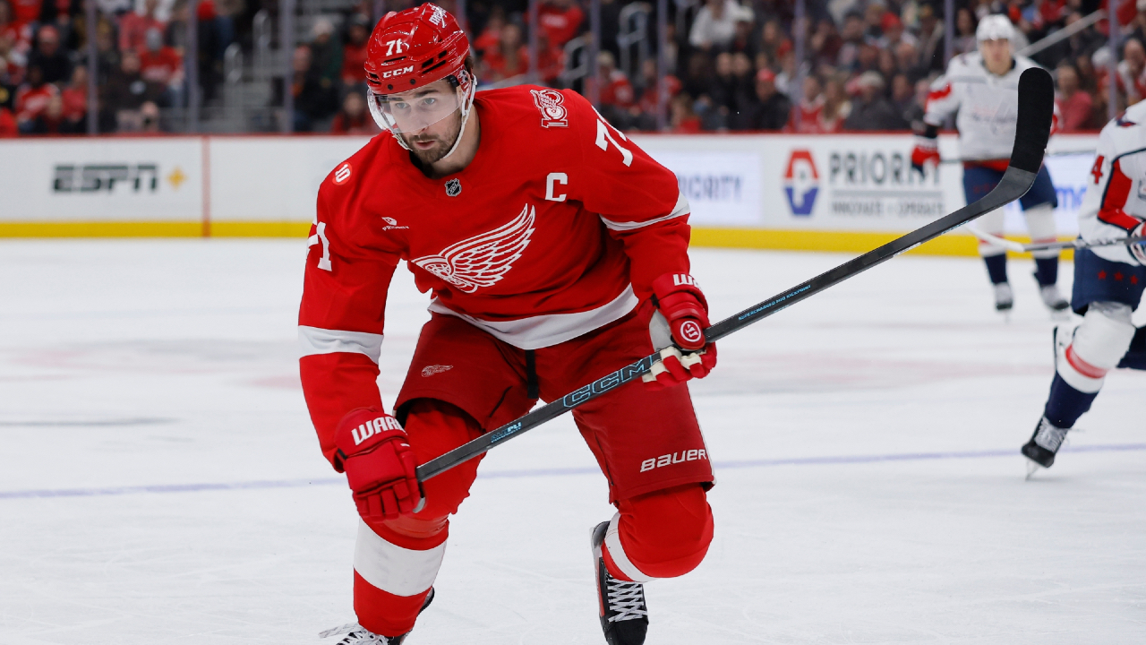 Red Wings’ Larkin suffers injury against Panthers