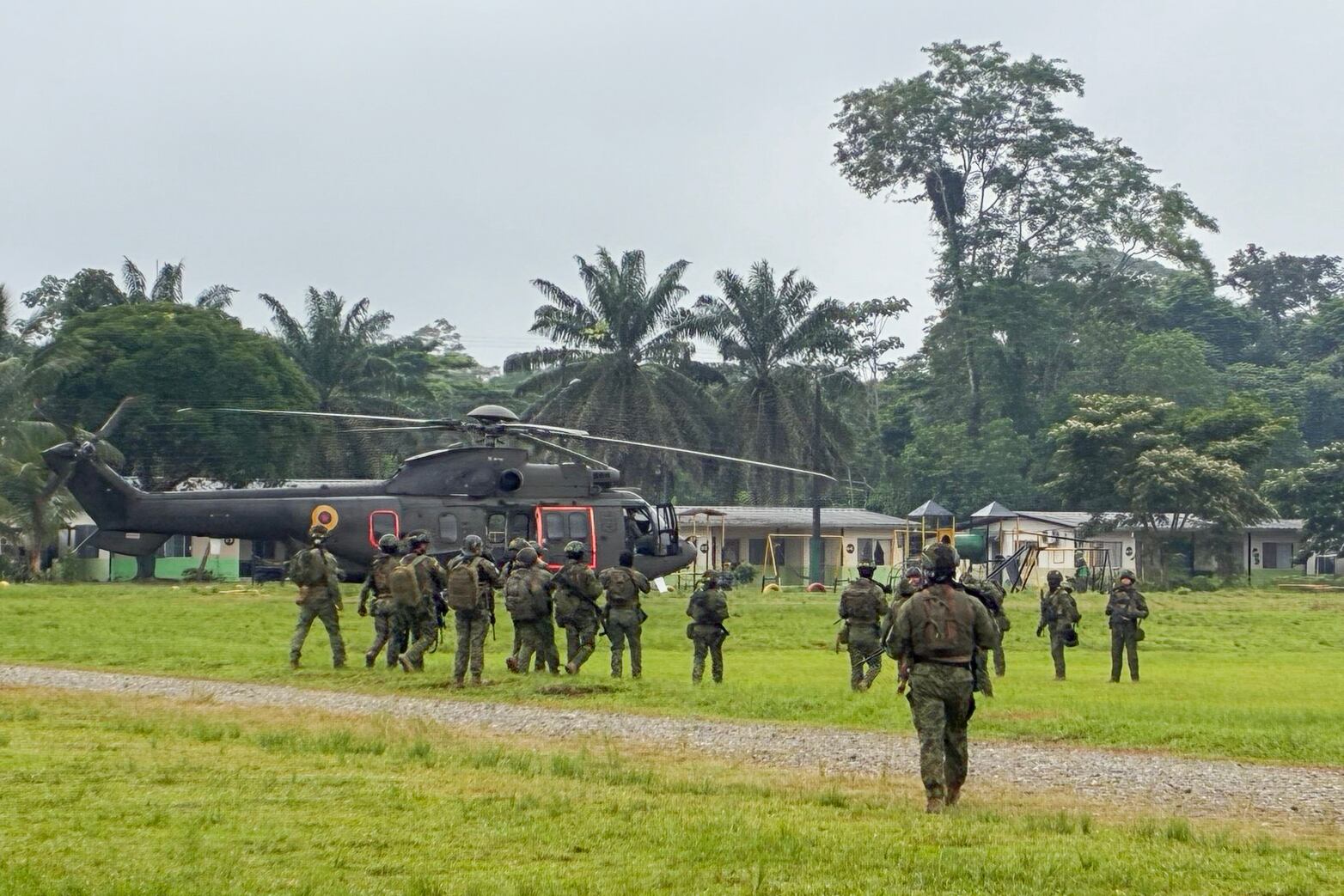 Ecuador y EE. UU. atacan campamento de disidencias de las FARC en ...