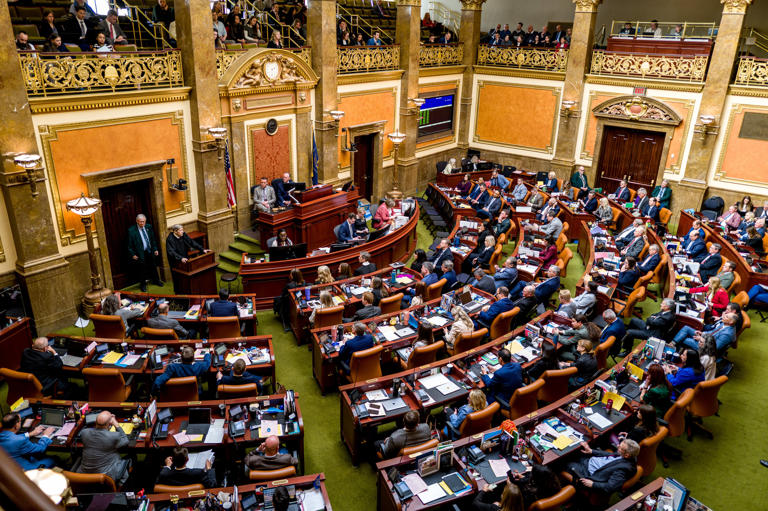 Utah Legislature cuts income taxes, targets courts and kills ...
