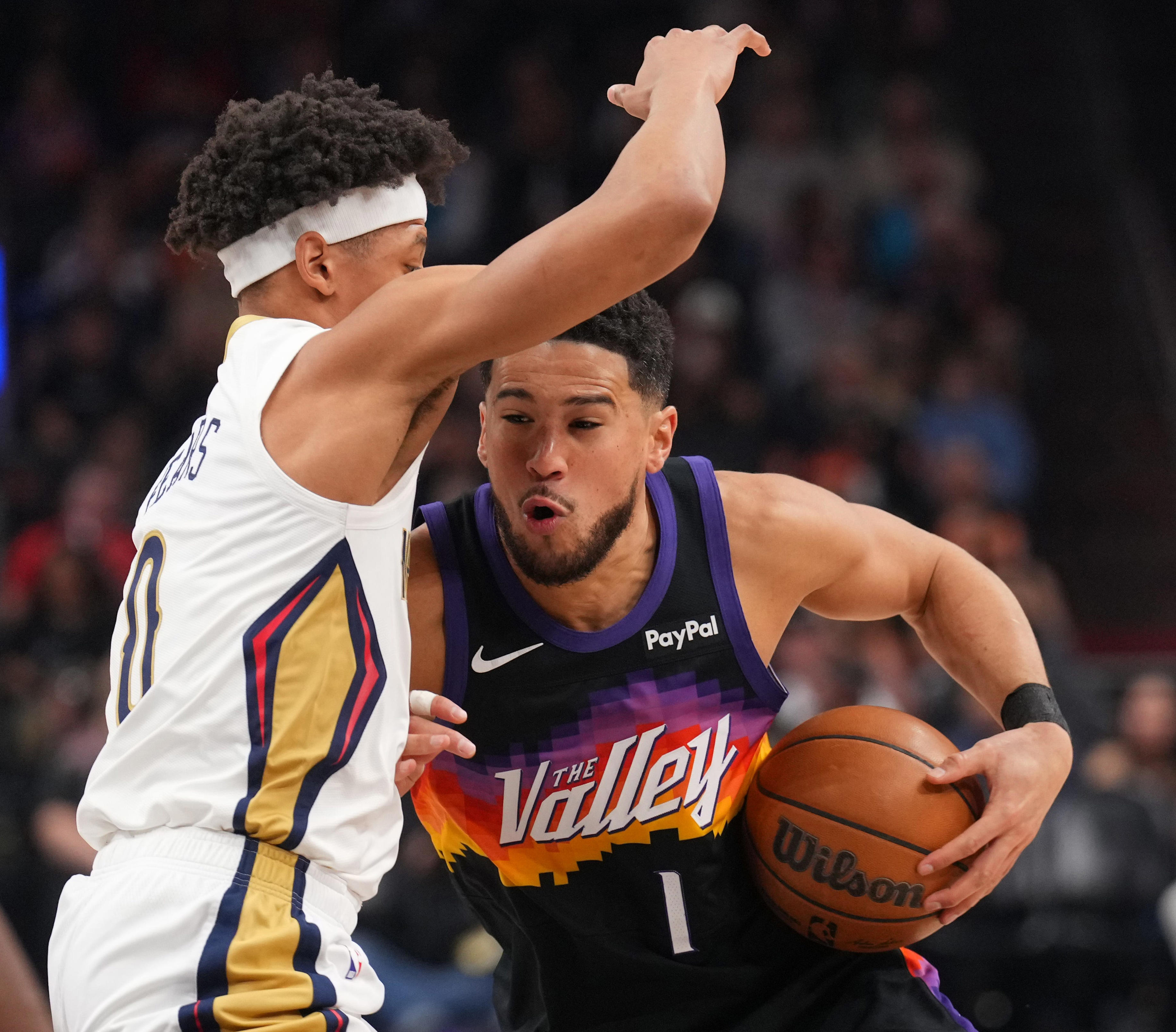Devin Booker, Phoenix Suns bounce back, outlast New Orleans Pelicans