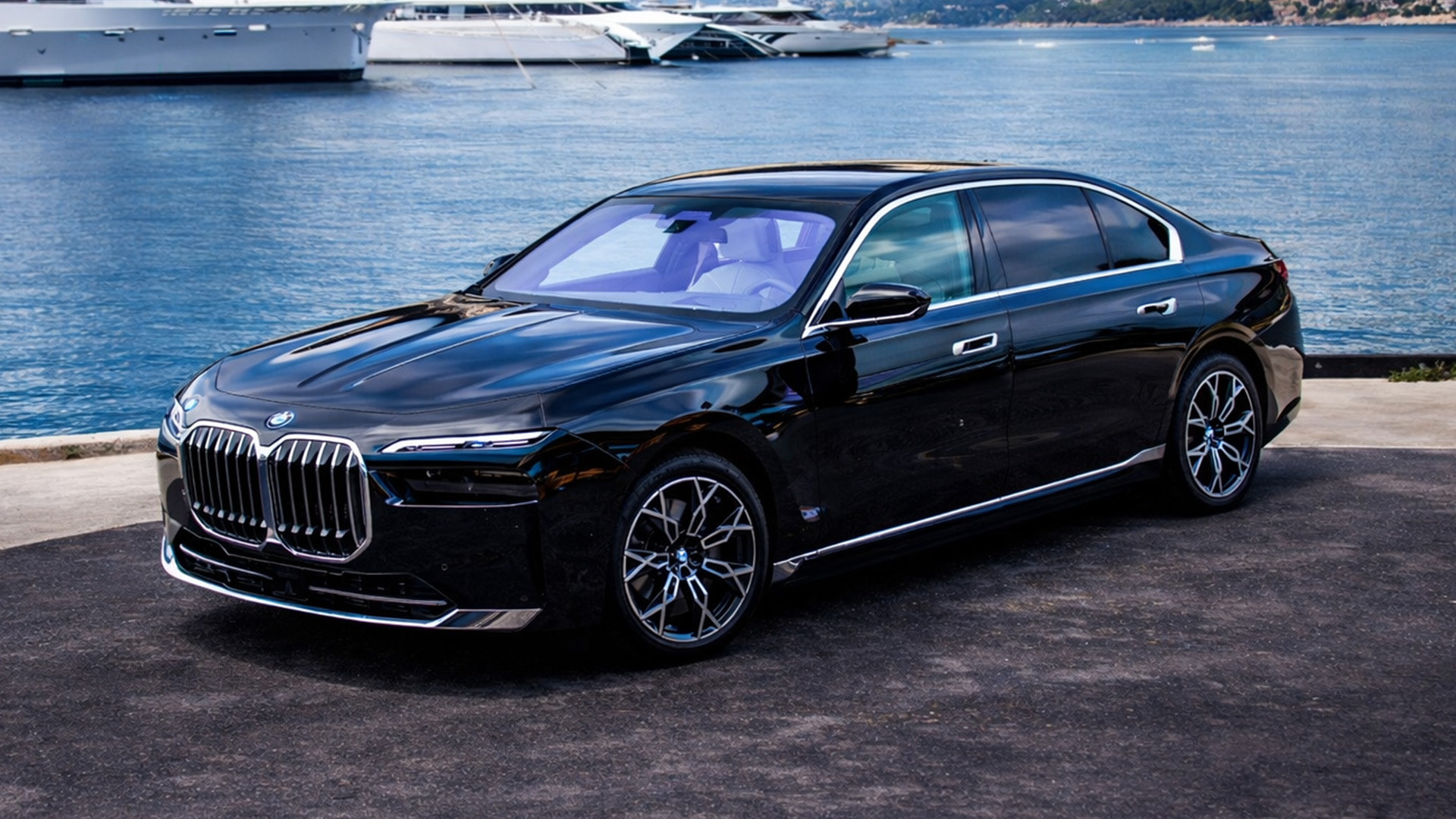 What makes this BMW i7 so advanced