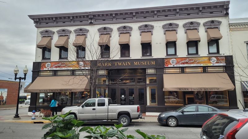 14 river towns that tell America’s story