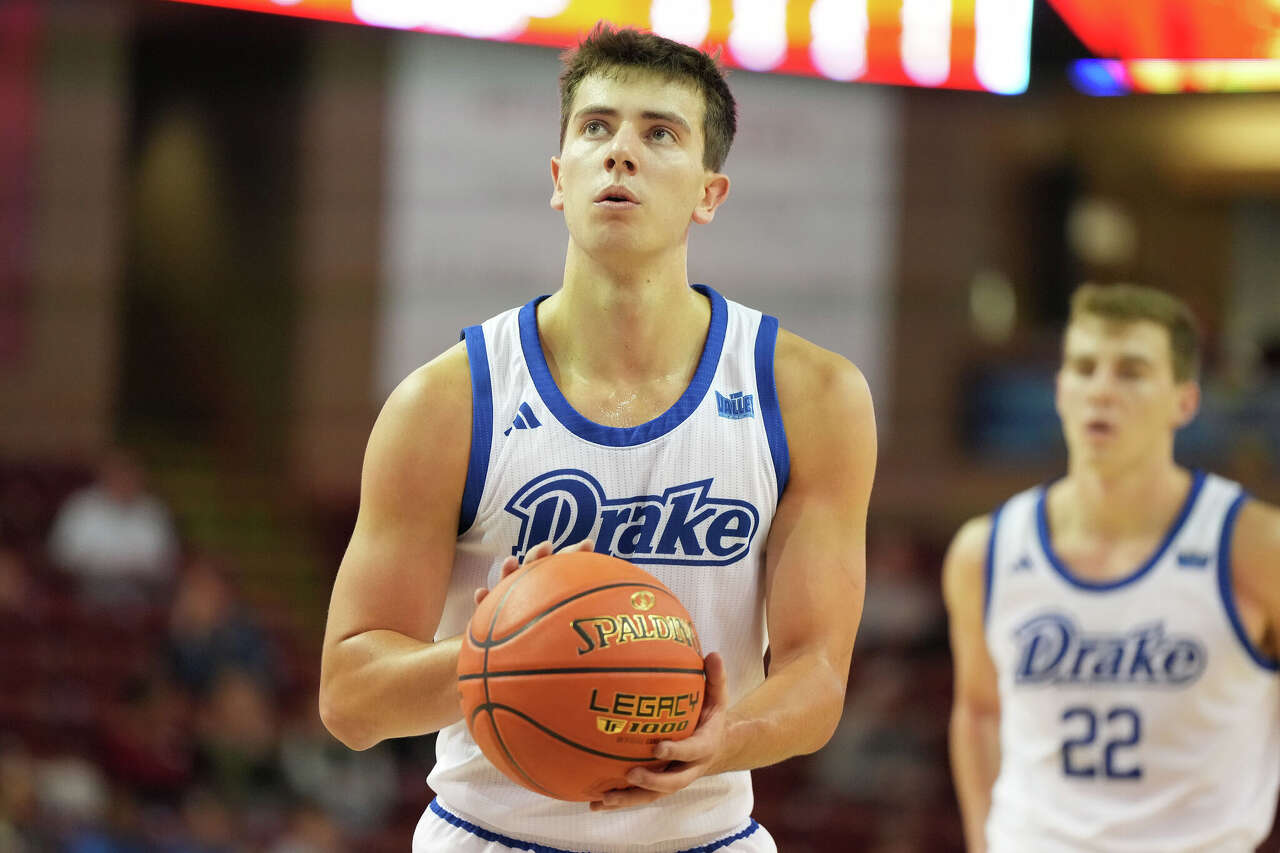 Arch Madness: UIC Flames vs. Drake basketball betting line, over/under ...