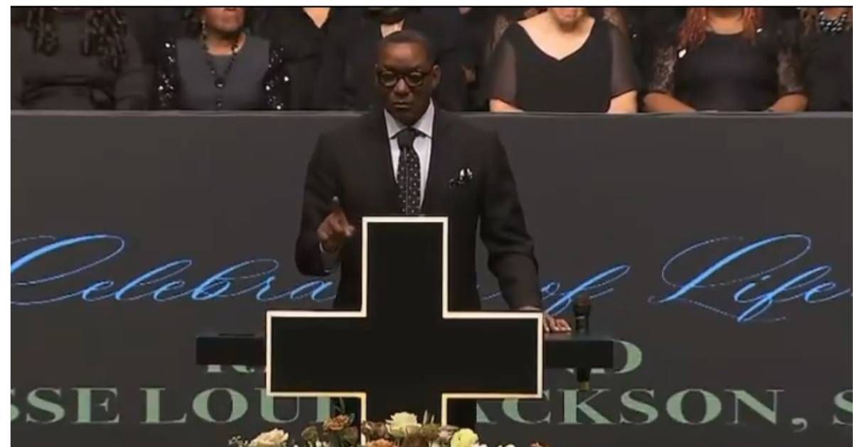 Isiah Thomas draws attention calling Harris and Clinton ‘presidents’ at ...