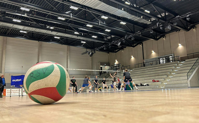 Punctum Arena: Neue Sporthalle in Troisdorf wird mit Volleyball ...