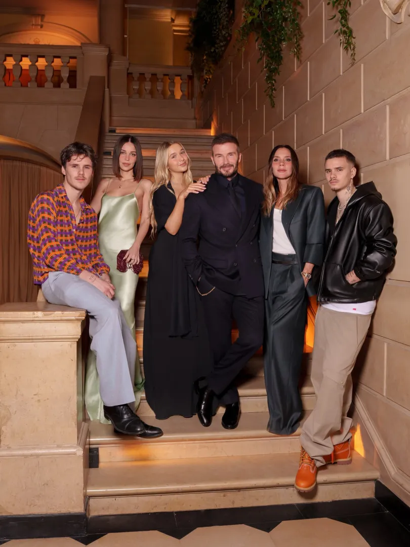 Victoria Beckham reúne (quase) toda a família na Semana da Moda de Paris