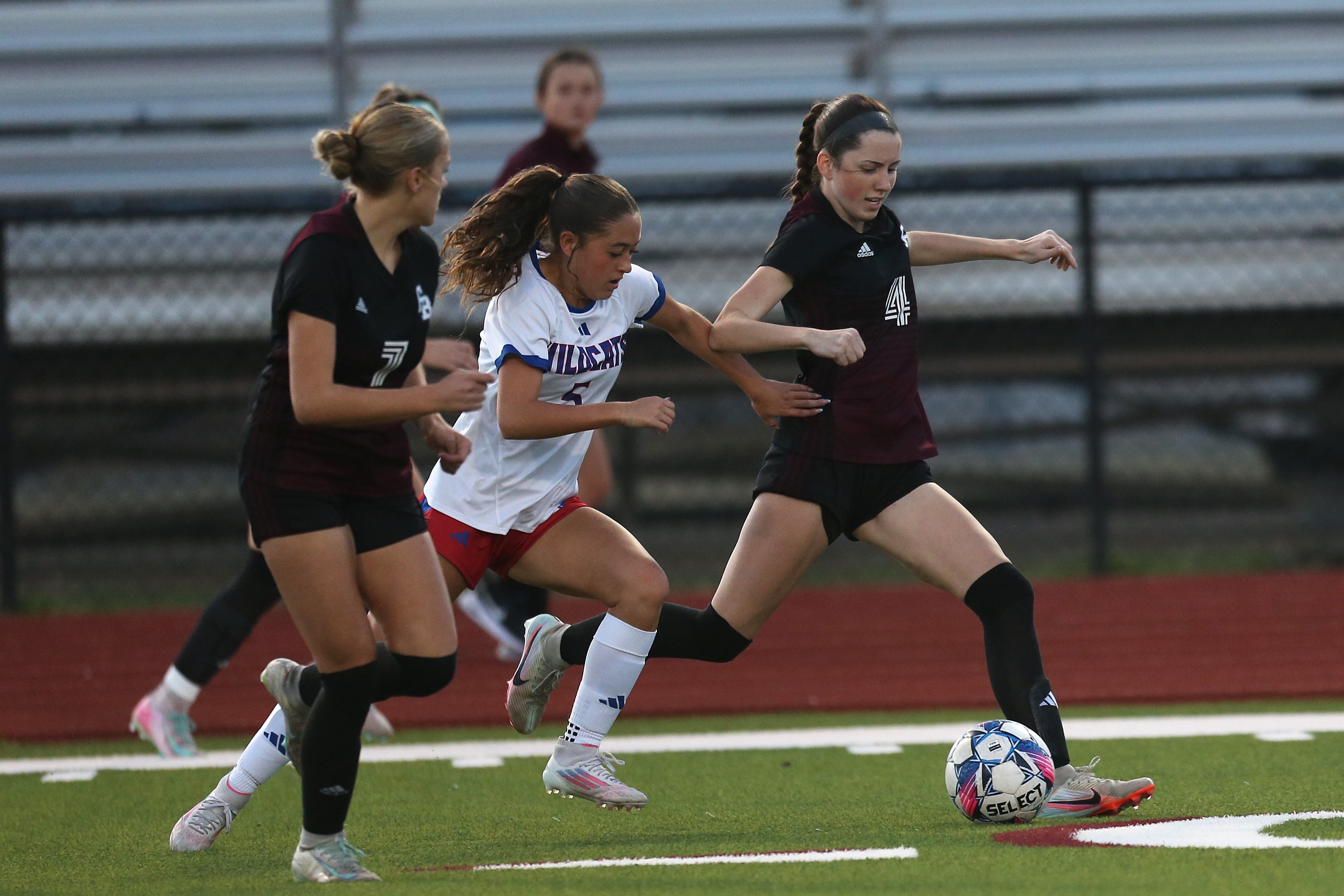 Flour Bluff girls soccer snaps G-P's 128-match district unbeaten streak