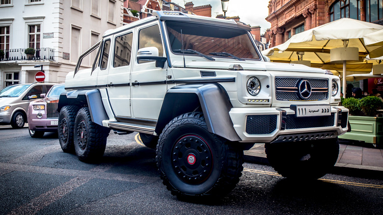 10 of the coolest six-wheel vehicles ever made