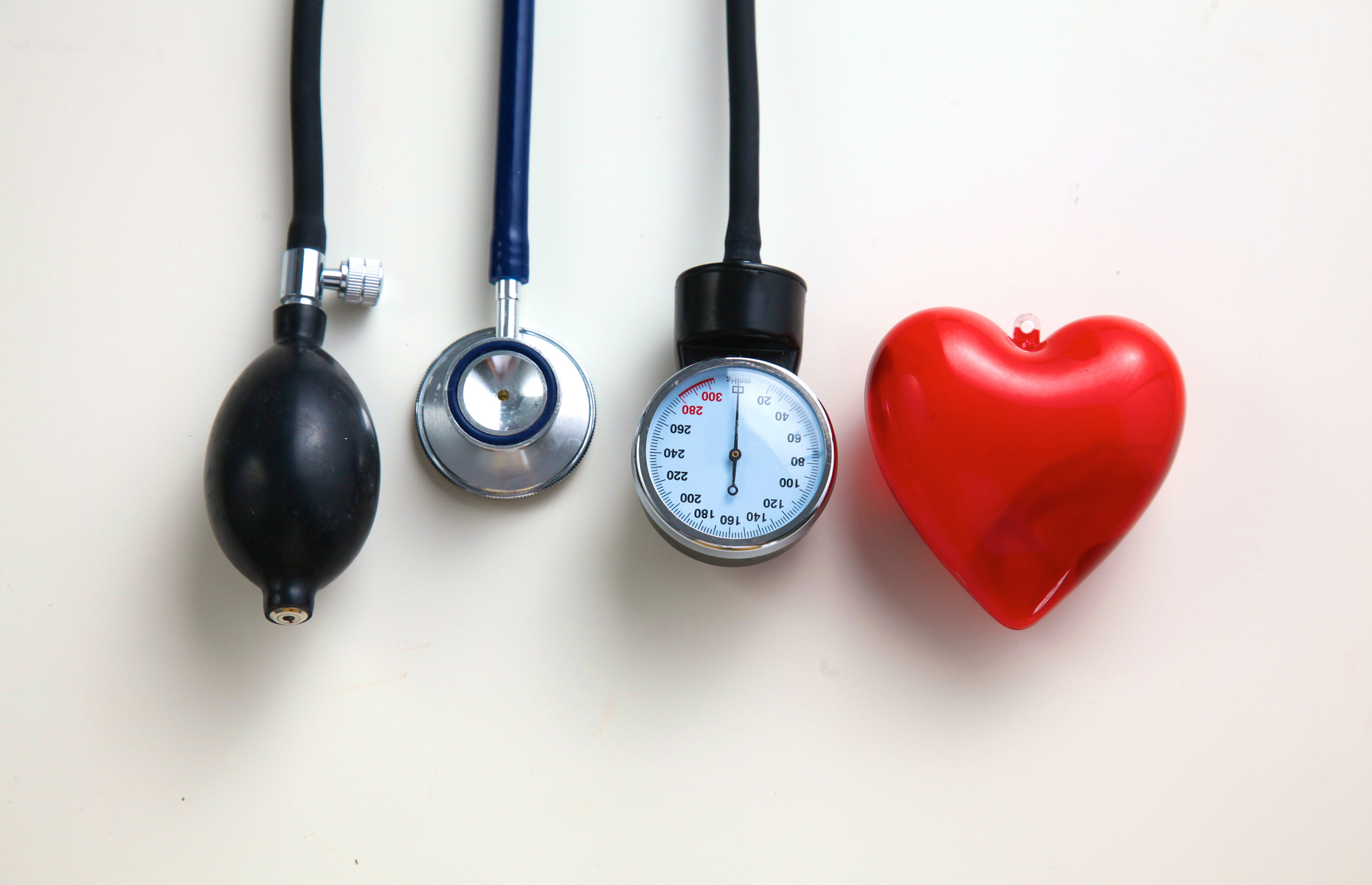 Comprendre l'hypertension : Les signes à surveiller selon les experts
