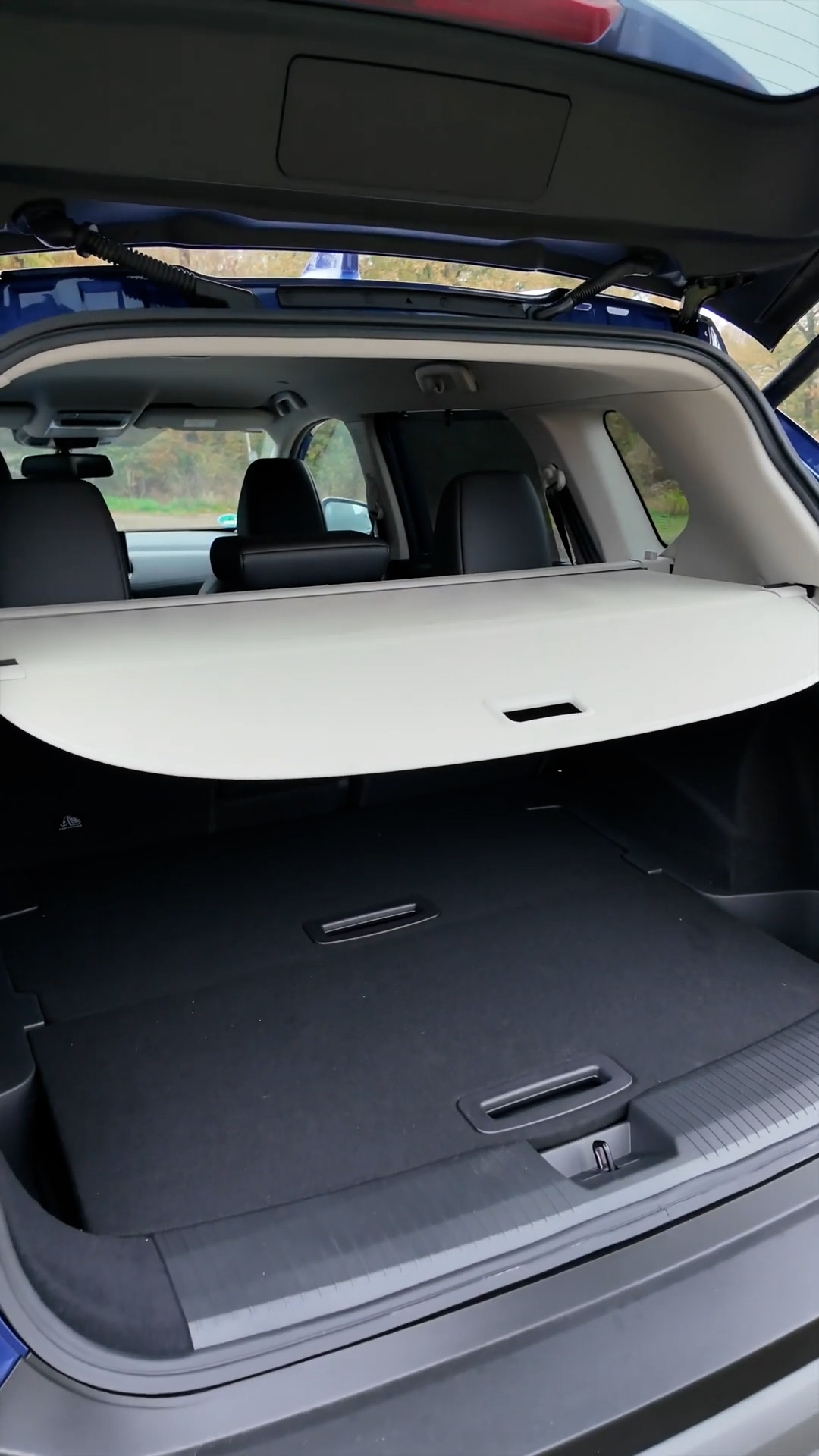 What are the advantages of the Nissan X-Trail’s trunk?