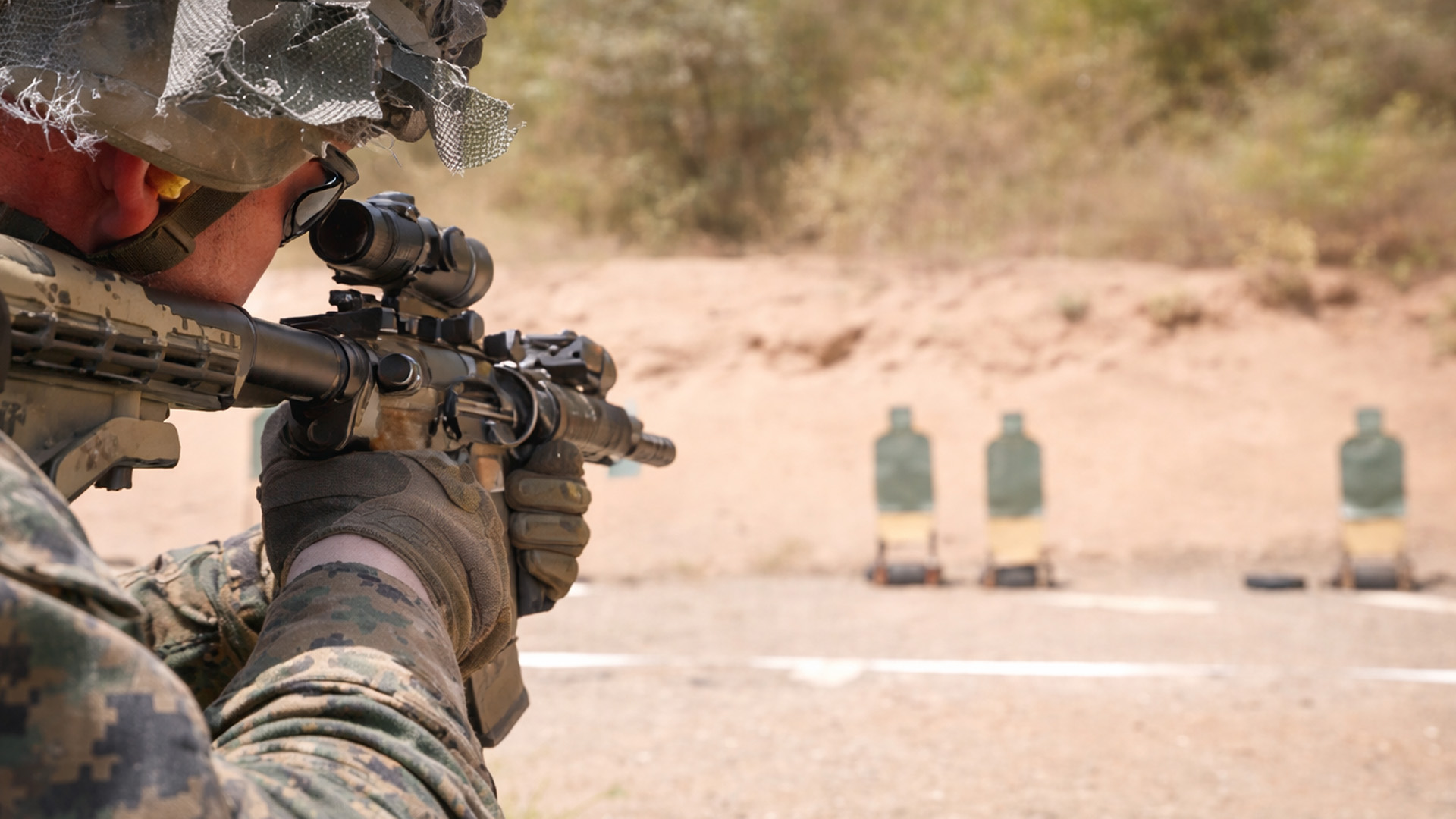 US Marines train with rifles during military exercise
