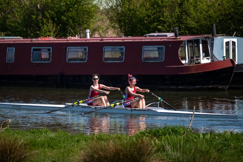 Tiny riverside hamlet near Cambridge with scenic views and cycle routes