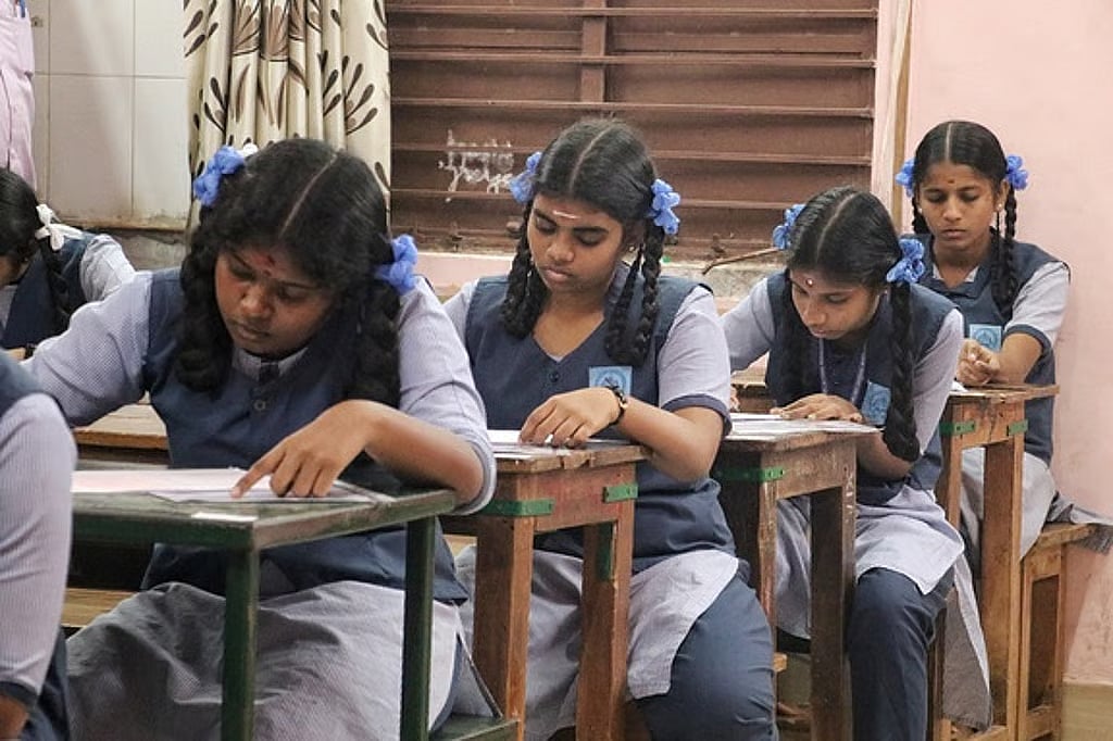 Karnataka announces phased upgrade of 800 govt schools to KPS