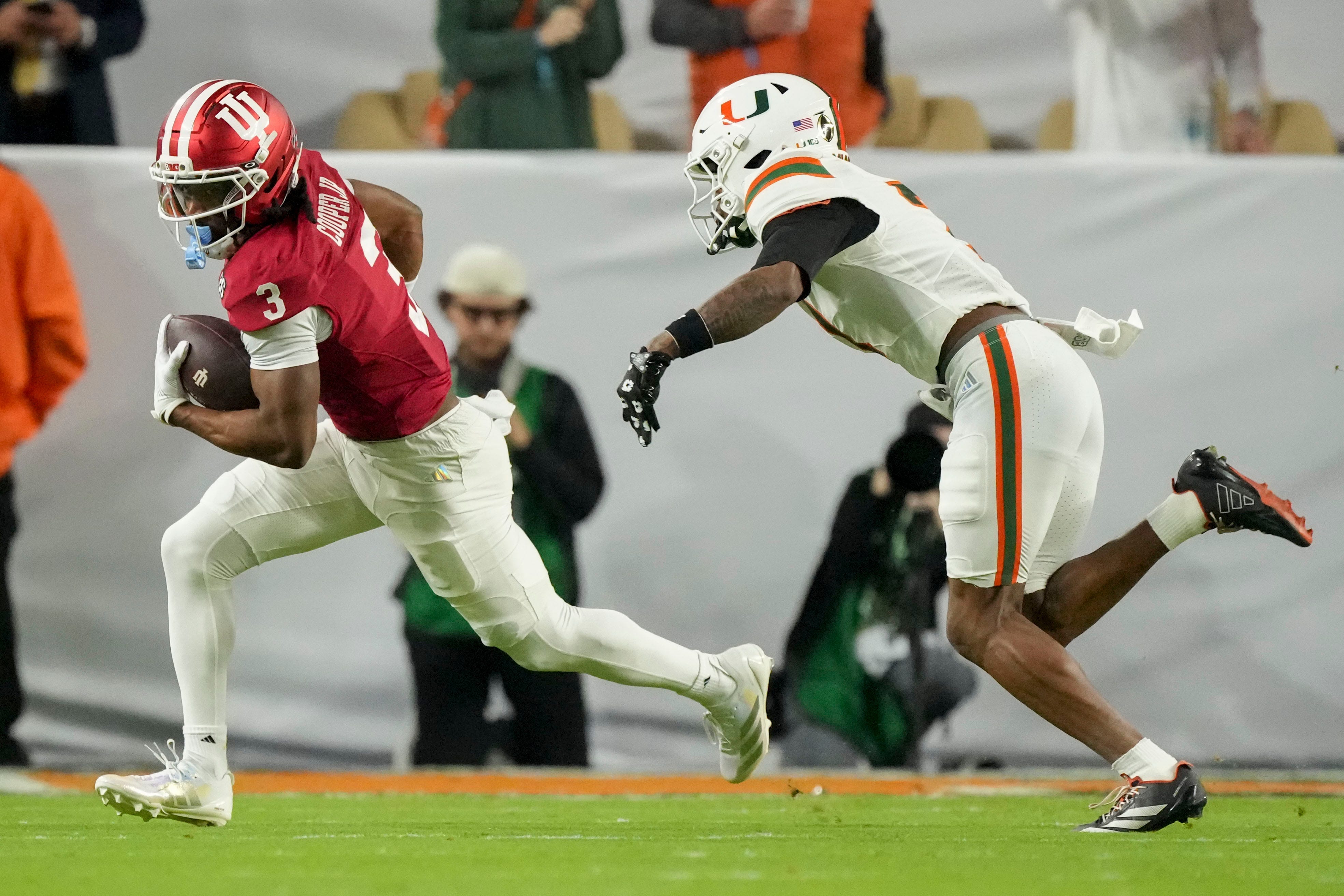 49ers drastically improve both sides of the ball in new mock draft