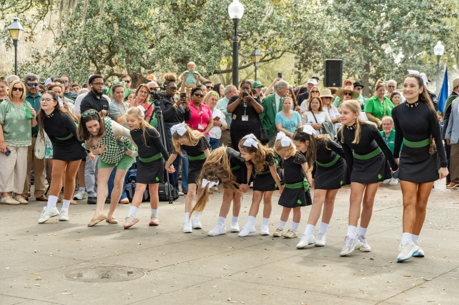 Gallery: Forsyth Park Fountain turns green for St. Patrick’s Day ...