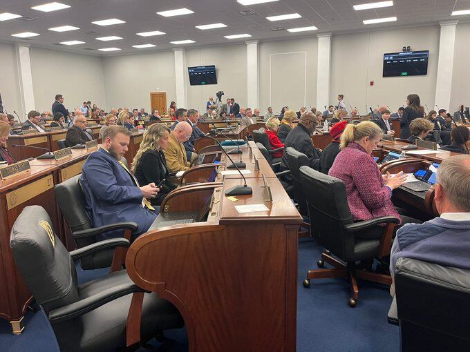 Bill would require social workers to wear body cameras in some interviews