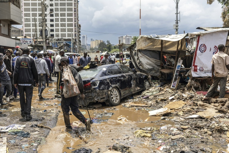 Flash floods in Nairobi kill 23