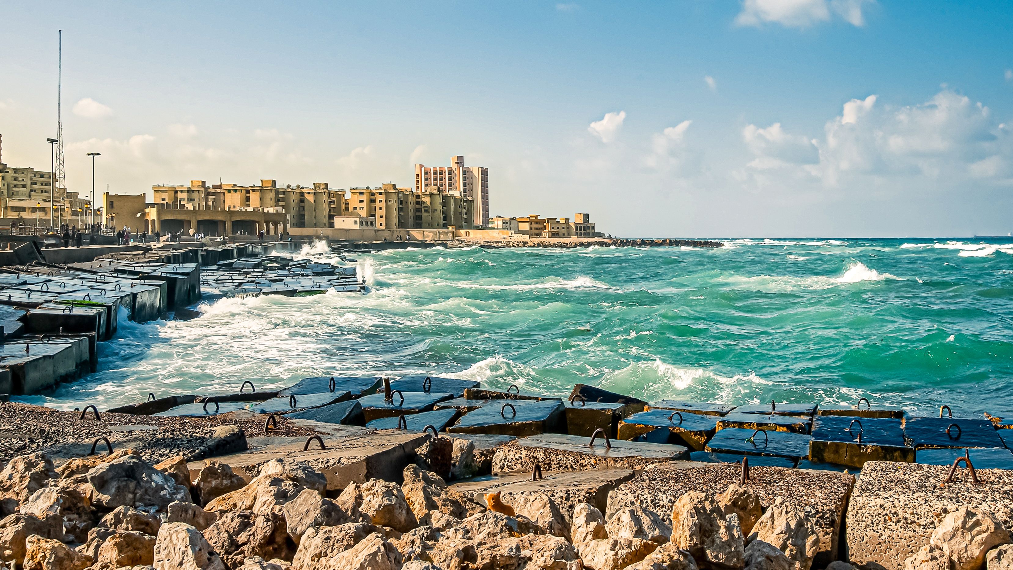 Archaeologists discover long-lost city submerged near popular Egyptian ...
