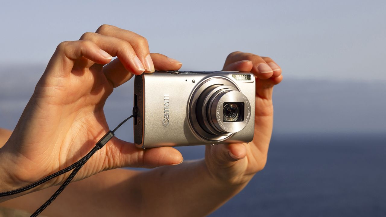 The compact camera craze may be an illusion, says Canon. "We will see ...