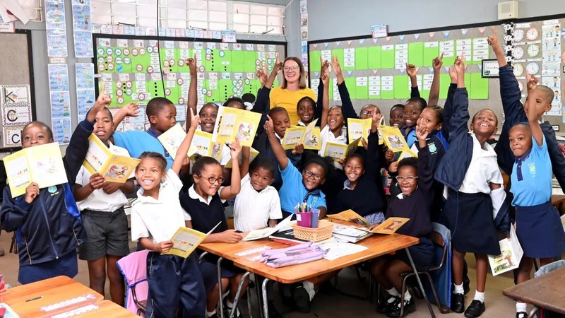 Sentinel Primary School celebrates reading success with prizes for ...