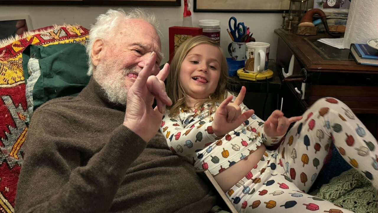 Broadway designer and CT Deaf theatre pioneer David Hays dies at 95: 'A ...