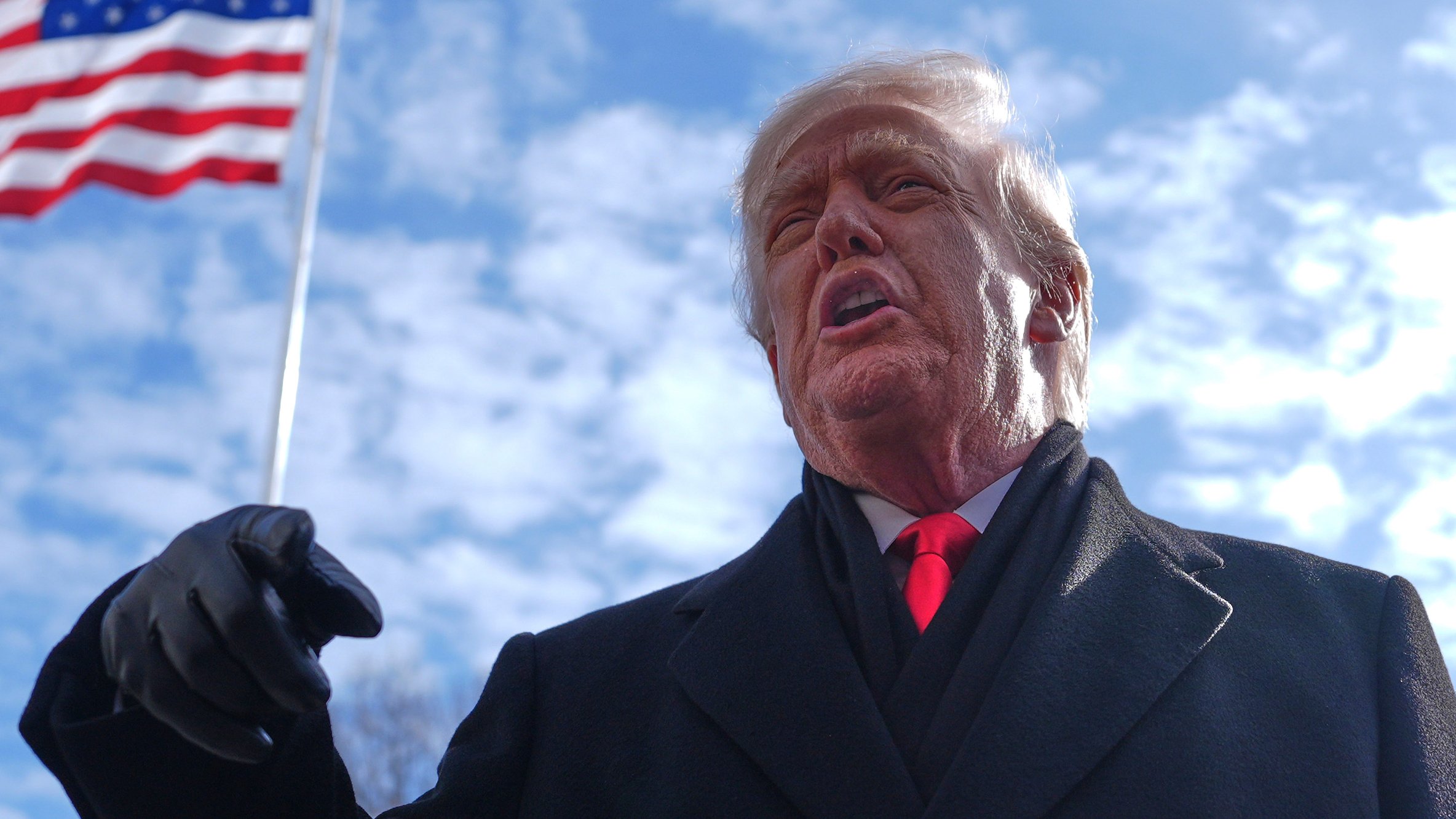 Trump oppfordrer til å mørklegge Epstein-filene