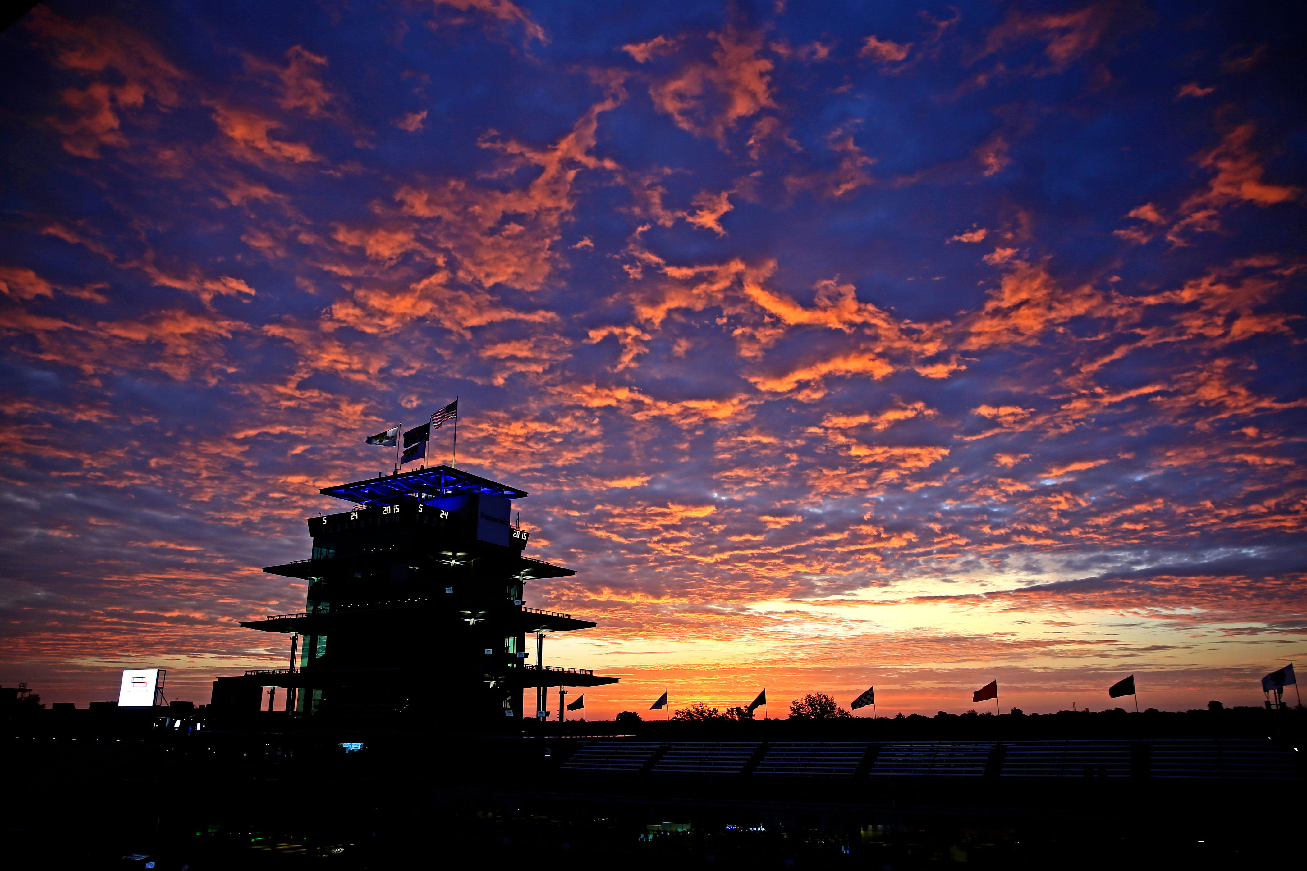 Clocks spring forward with new sunset, sunrise times for Indianapolis