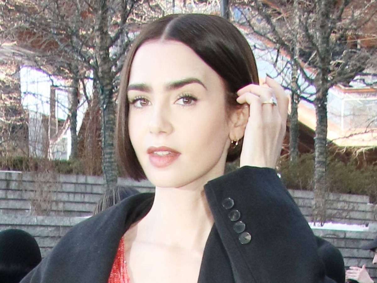 „Sprachlos“: Lily Collins' Verlobungsring ist wieder da