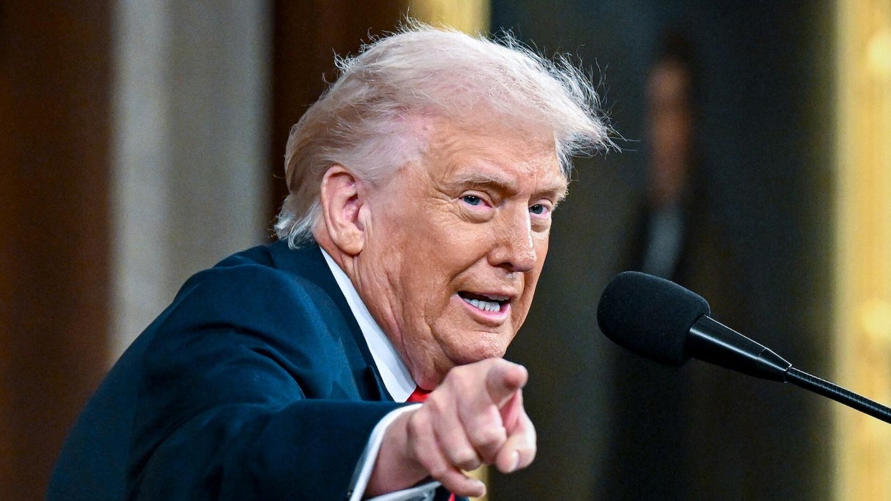 Trump ramps up pressure on Tehran