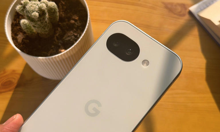 IPhones take the global smartphone crown in 2026 as Google Pixels make ...