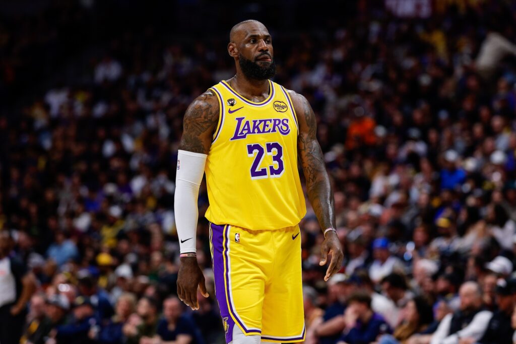 LeBron James' agent sets the record straight on disgruntled reports