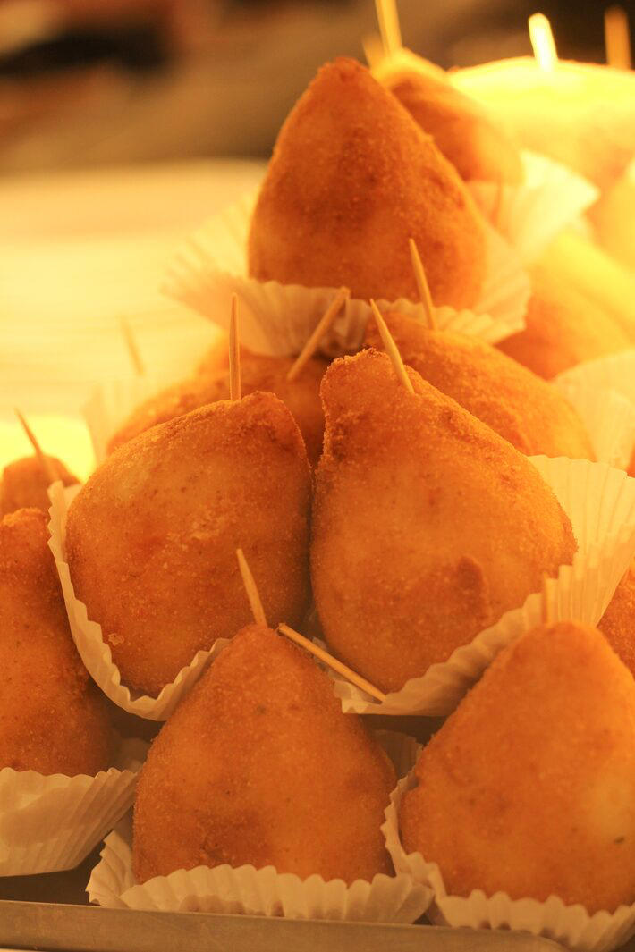 4 dicas de especialistas para fazer a coxinha perfeita em casa