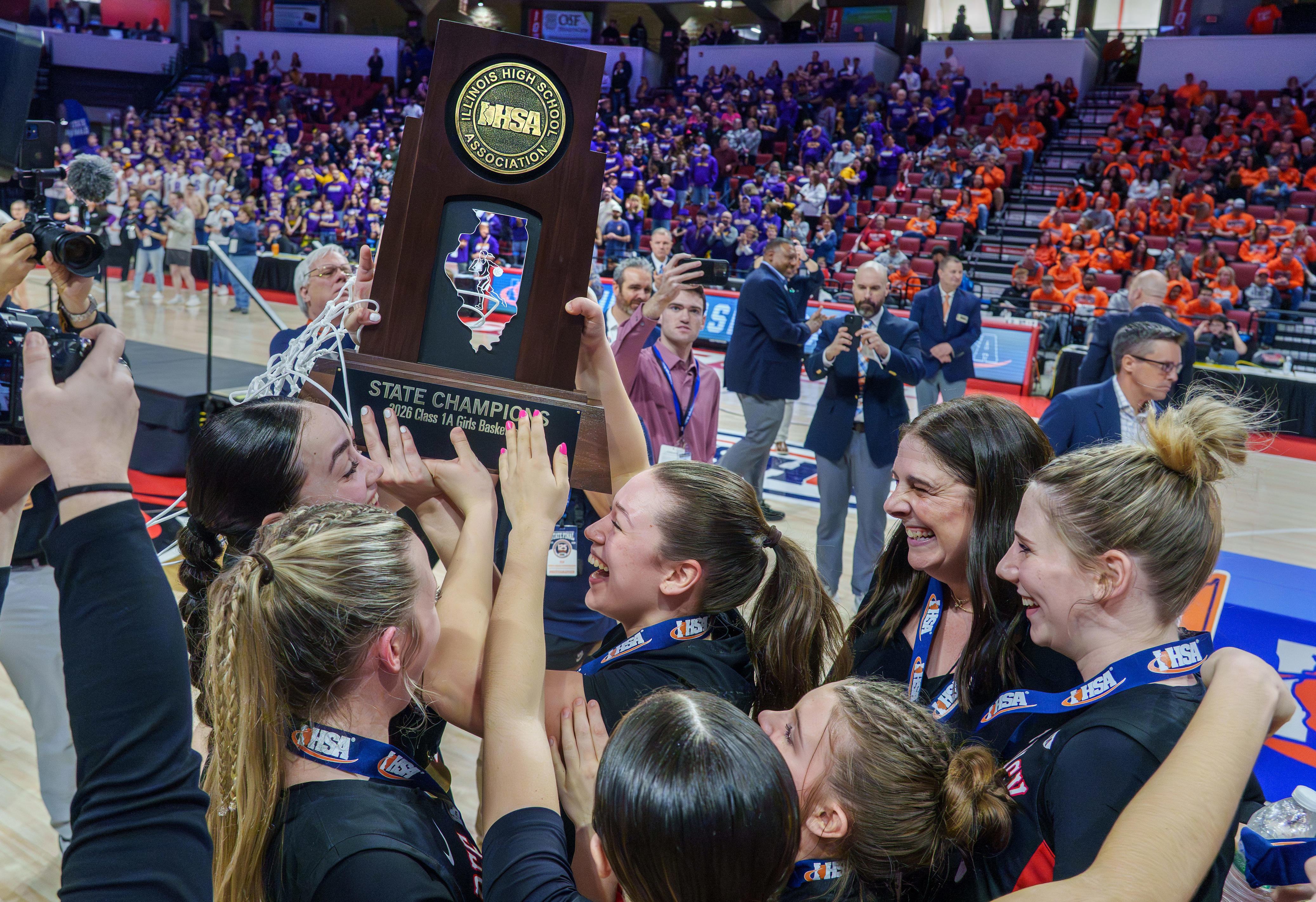 Dee-Mack girls basketball team wins Class 1A state championship