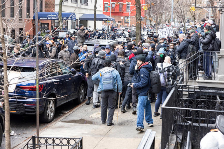 6 arrested after homemade explosive devices at Gracie Mansion protest ...
