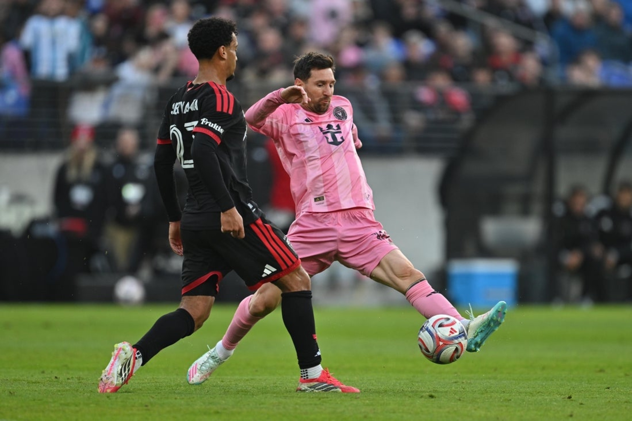 Lionel Messi, Inter Miami beat DC United in front of massive crowd