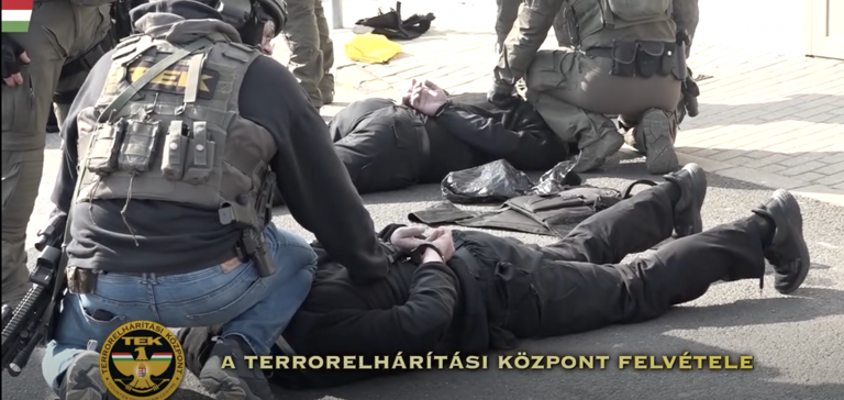 Fordított símaszkban vitte el a TEK az ukrán pénzszállítókat, pedig az ...