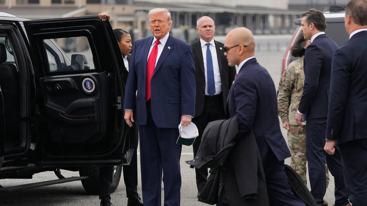 Trump attends dignified transfer ceremony for fallen soldiers at Dover ...