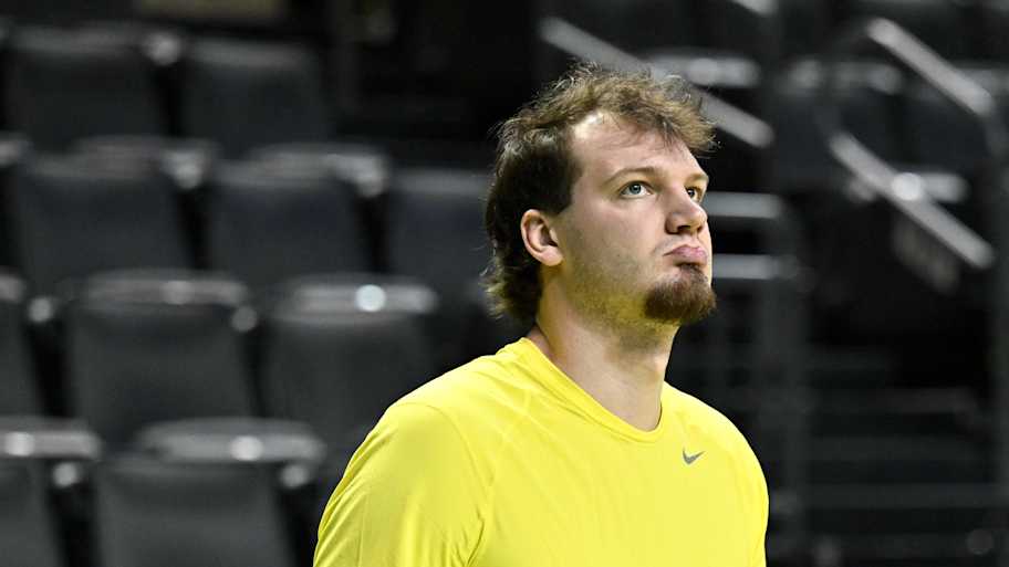 Oregon Ducks coach posts heartwarming message to Nate Bittle before ...