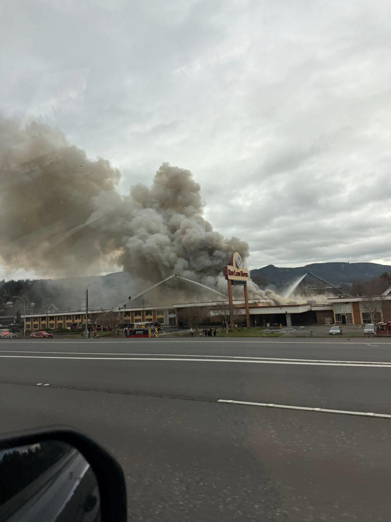 Fire tears through Red Lion Hotel in Kelso