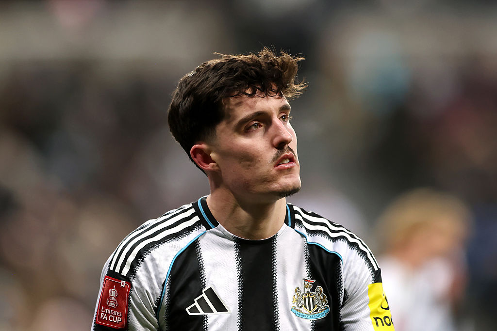 Fresh Tino Livramento injury update as Newcastle United ace spotted ...