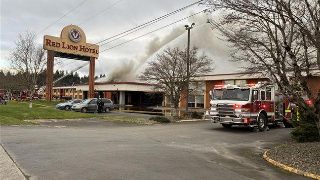 Kelso Red Lion Hotel on fire Saturday afternoon