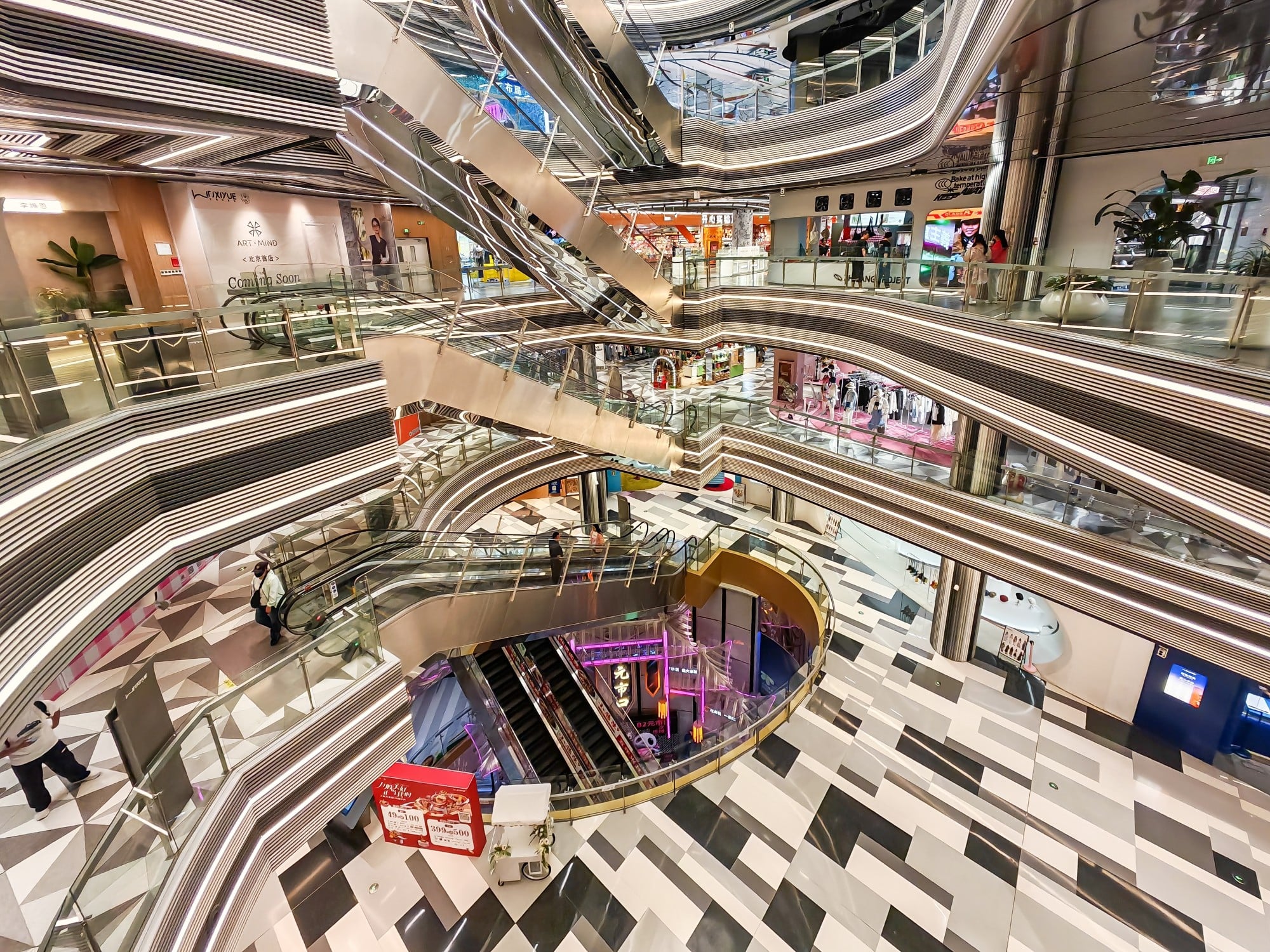 China’s shoppers head for suburban outlets, a bright spot in retail ...