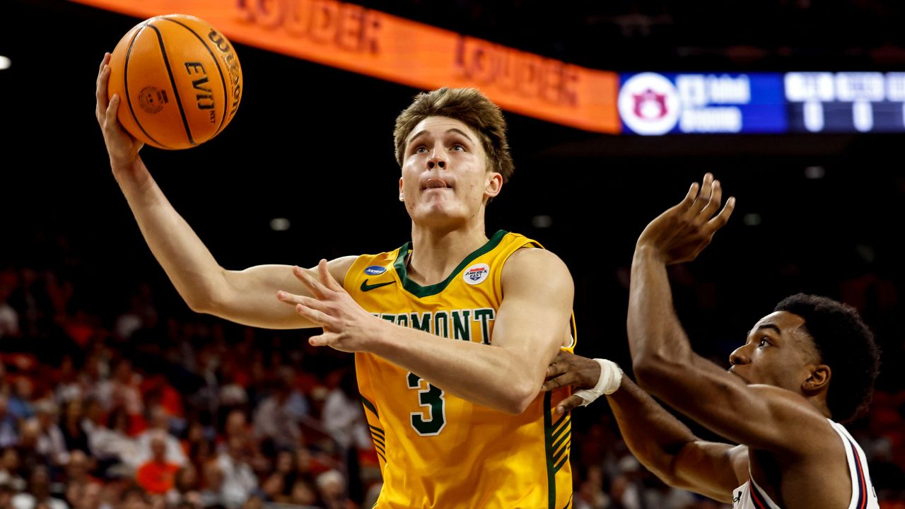 Canada’s Hurley scores 29, Vermont tops Bryant