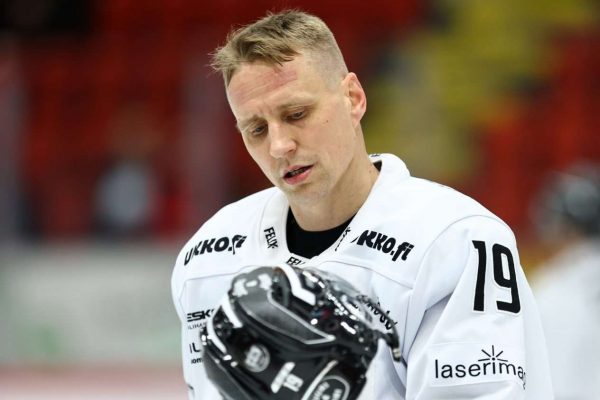 Pride-paidasta kieltäytynyt Veli-Matti Savinainen sai keskustelukutsun ...