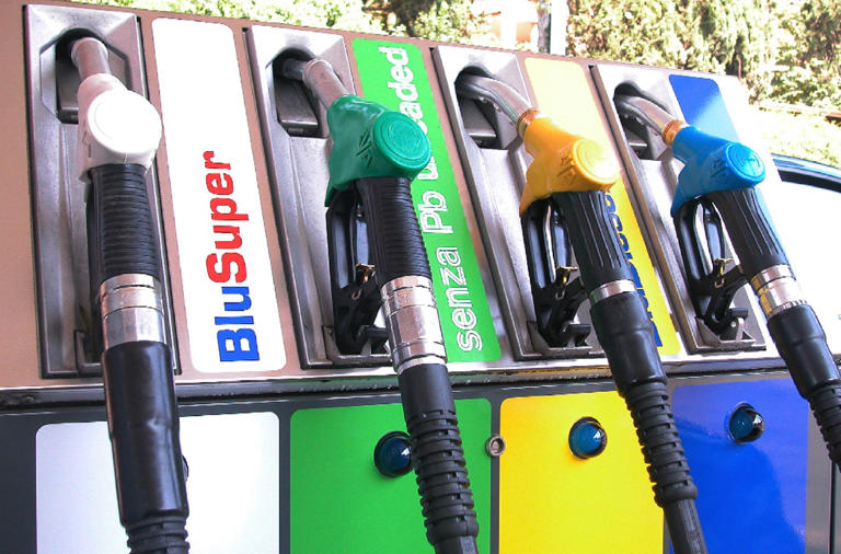 Carburanti: il taglio delle accise prorogato fino al 22 maggio