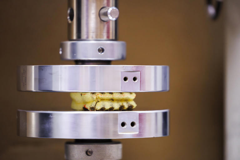 Hybrid 'super foam' uses 3D-printed struts to absorb up to 10 times ...